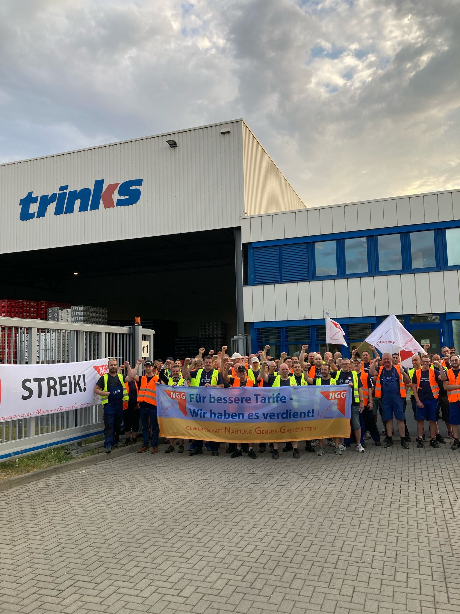 Getränkedienstleister Trinks: Streik stoppt an den Ost-Standorten ...